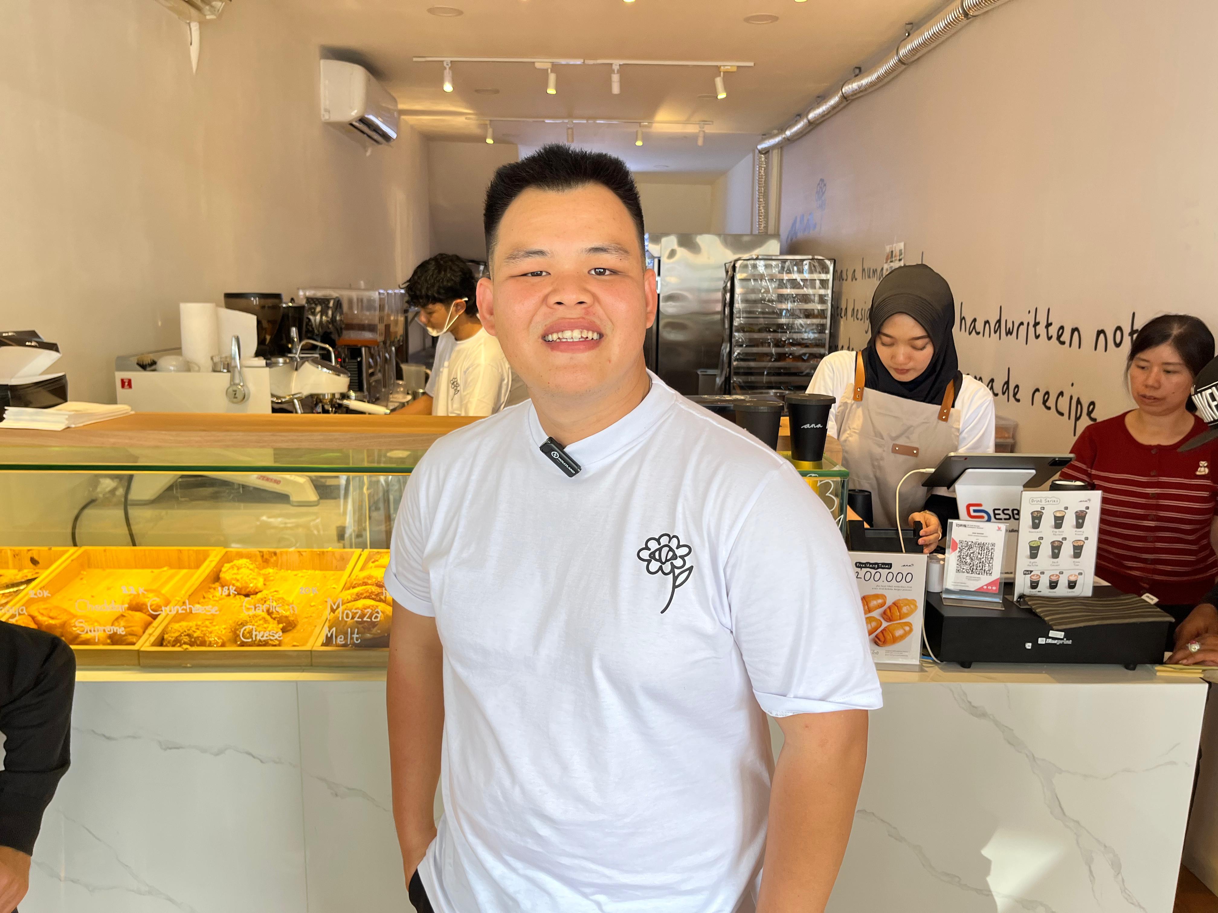 Grand Opening Ana Salt Bread Pontianak, Kisah Haru Owner Persembahkan ...